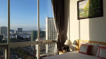 3 quartos, secretária, camas desdobráveis, Wi-fi grátis