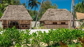 1 quarto, roupa de alta qualidade, cofre no quarto, secretária