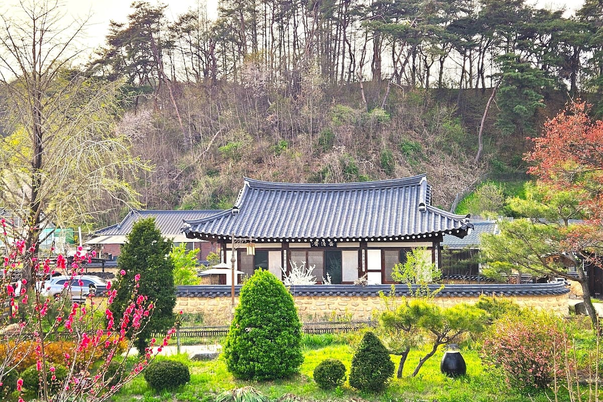 Quarto Tradicional (Ikchungjae) | Wi-fi grátis, roupa de cama fornecida