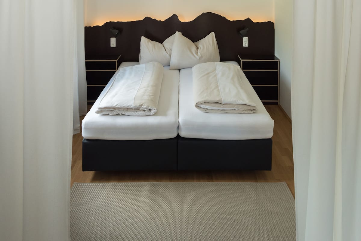 Apartamento Familiar, 1 cama queen-size e sofá-cama, vista para a montanha, junto à montanha | Com decoração personalizada, com mobília individualizada