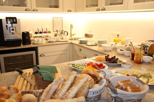 Café da manhã continental grátis todos os dias