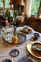 Pequeno-almoço preparado no momento diário incluído 