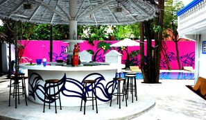 Bar junto à piscina