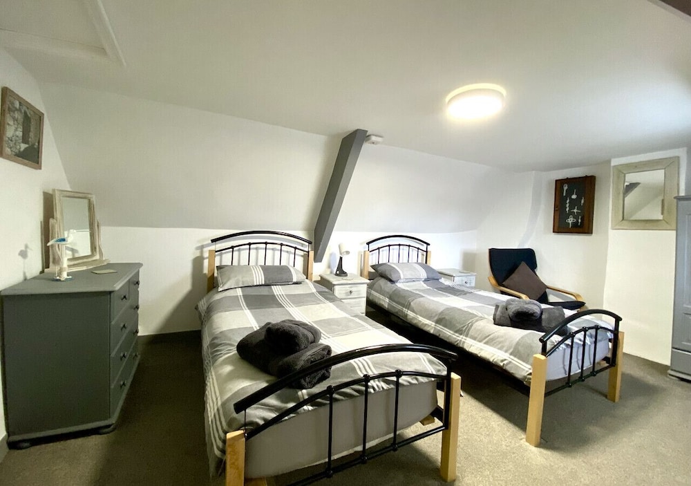 Cockle Cottage - Three Bedroom House, Sleeps 6 - Barnstaple