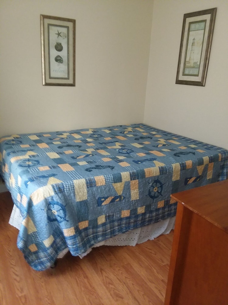 Central Ac, Child Safe Fenced In Yard, 3 Minutes To The Beach. No Cleaning Fee - New Hampshire