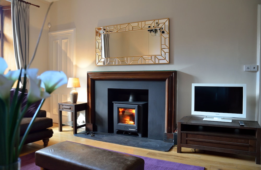 Ben Vheir Luxury Apartment Near Glencoe - Stunning Lochside Location - Glencoe