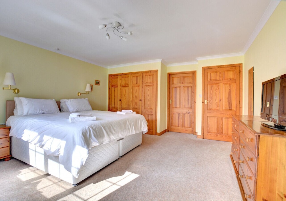 Garth Cottage - Two Bedroom House, Sleeps 4 - Bedale