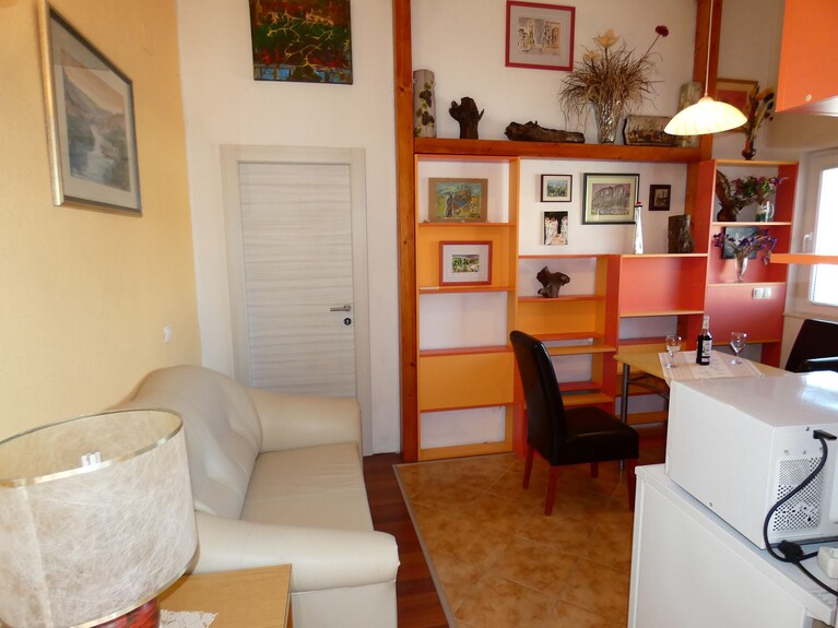 Appartement D'une Chambre Avec Le Balcon Vinisce, Trogir (A-11075-b) - Sevid