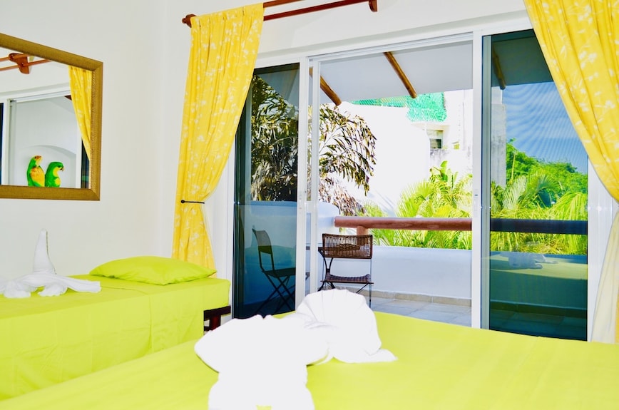 Habitación Delujo Budget Con Balcon Piscina, Aire Acondicionado Estacionamiento - Cozumel