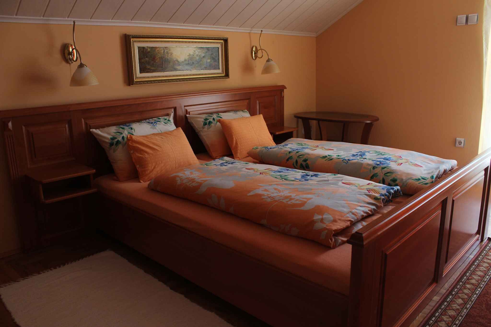 Holiday Home Right On The River With Pool And Hot Tub - Szarvas