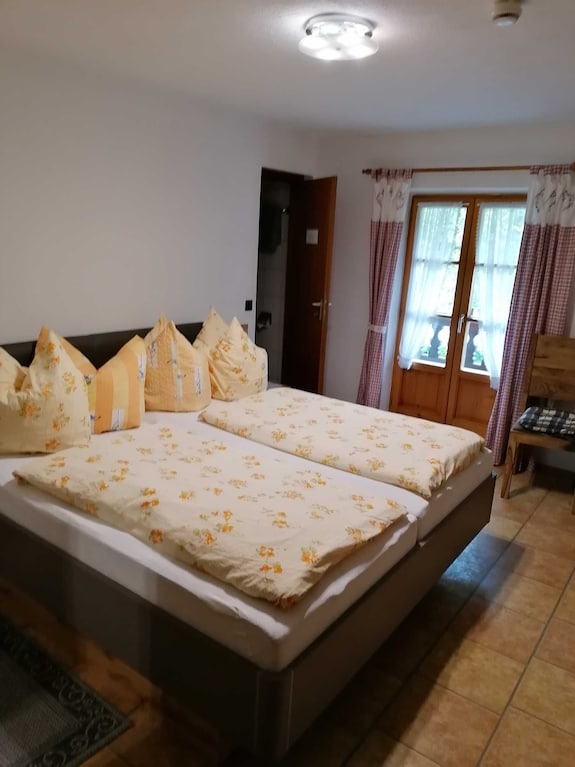 Gästehaus Kirner - Double Room With Breakfast Online - Bavaria