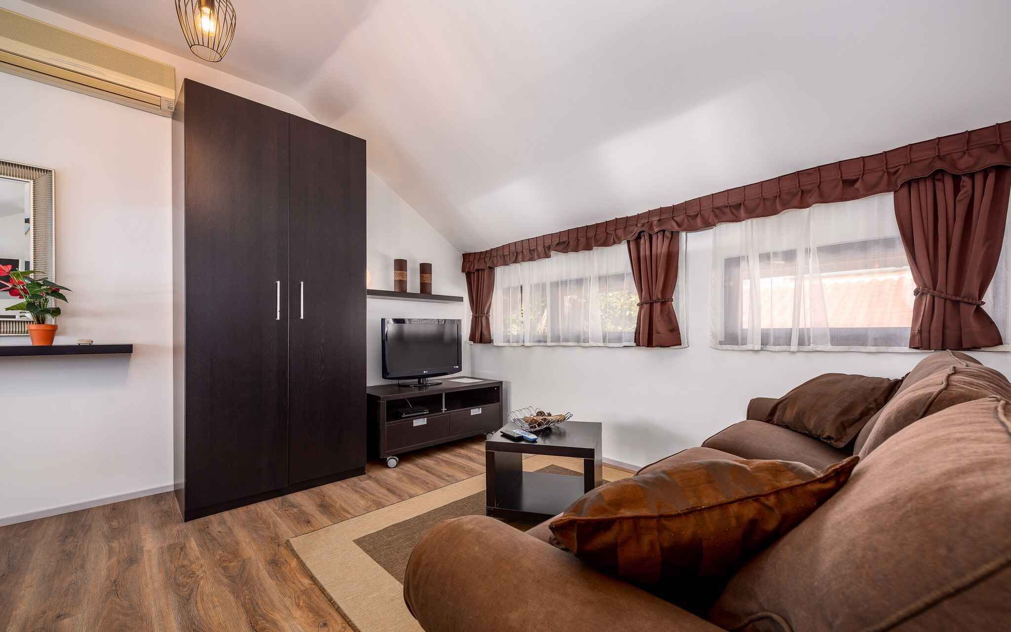 Ferienwohnung Mit Terrasse Und Klimaanlage - Umag