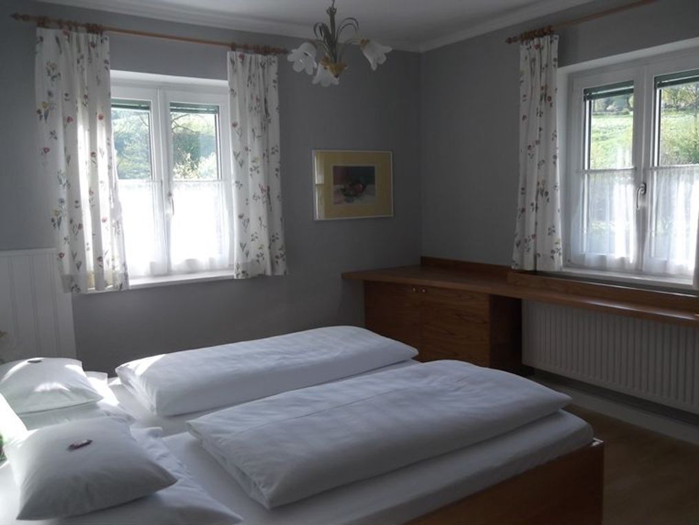 Chambre Double Standard Sans Balcon Nr. 15 - Hotel Garni Stabauer - Mondsee