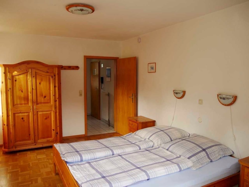 Ferienwohnung 1 35qm, 1 Wohn-/schlafbereich, Max. 2 Personen - Ferienappartements Brüstle Elke - Gundelfingen