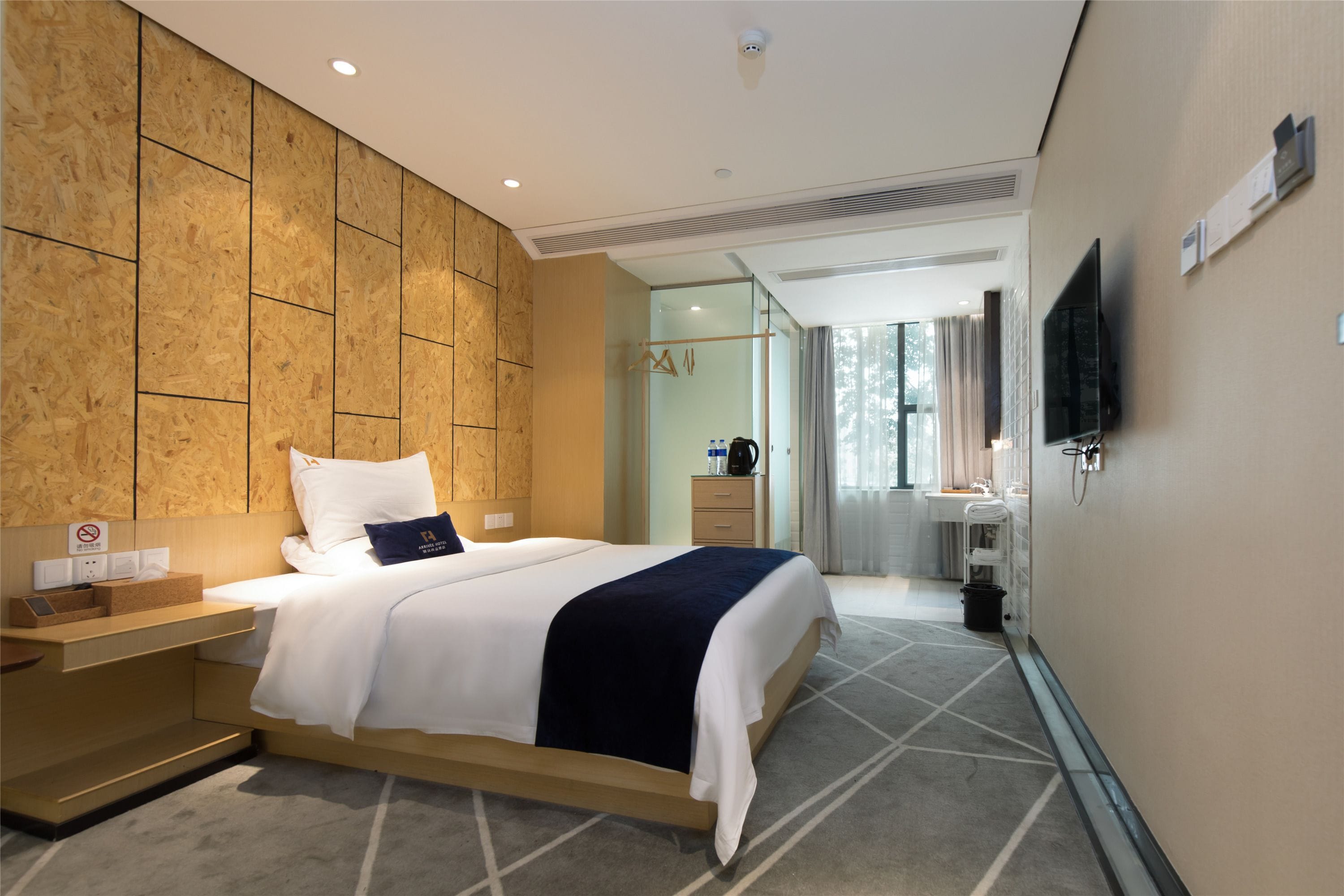 Quarto Duplo Elite | Roupa de alta qualidade, cofre no quarto, cortinas/cortinados opacos 