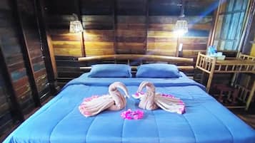 Cabana de Madeira Básica, 1 cama king-size, vista para o jardim | Roupa de cama fornecida