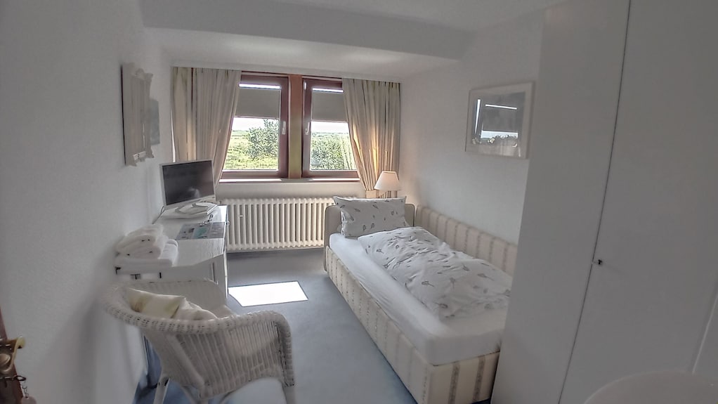 Einzelzimmer Nr. 3 Etagen Dusche-wc - Pension Haus Christine - Sylt