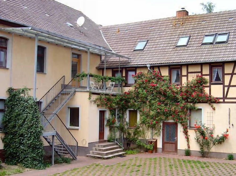 Große Fewo 1 - Ferienwohng. U. Zimmer Goldschmidt - Wallhausen