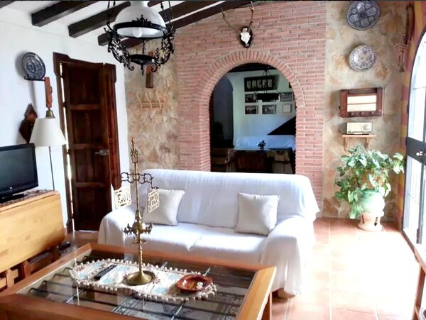 Homerez - Villa Pour 10 Pers. Avec Piscine, Jardin, Terrasse Et Balcon à áLora - Álora