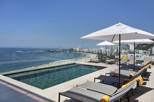 Piscina exterior, da(s) 8:00 à(s) 20:00, espreguiçadeiras 