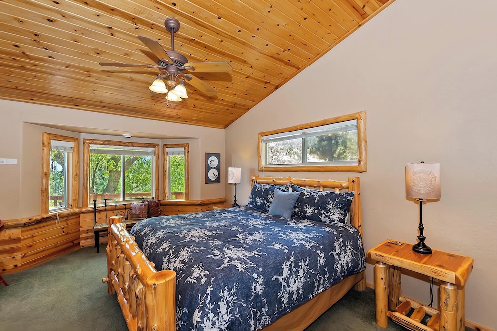 Black Diamond Lodge By Destination Big Bear : Near Bear Mountain! Spa! Wifi! Views! Bbq! Directv! Master Suite! - Big Bear Lake, CA