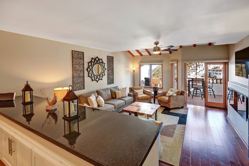 H1780: Gorgeous Villa, Stunning Panoramic Ocean Views,6-seat Golf Cart,fireplace - Santa Catalina Island, CA