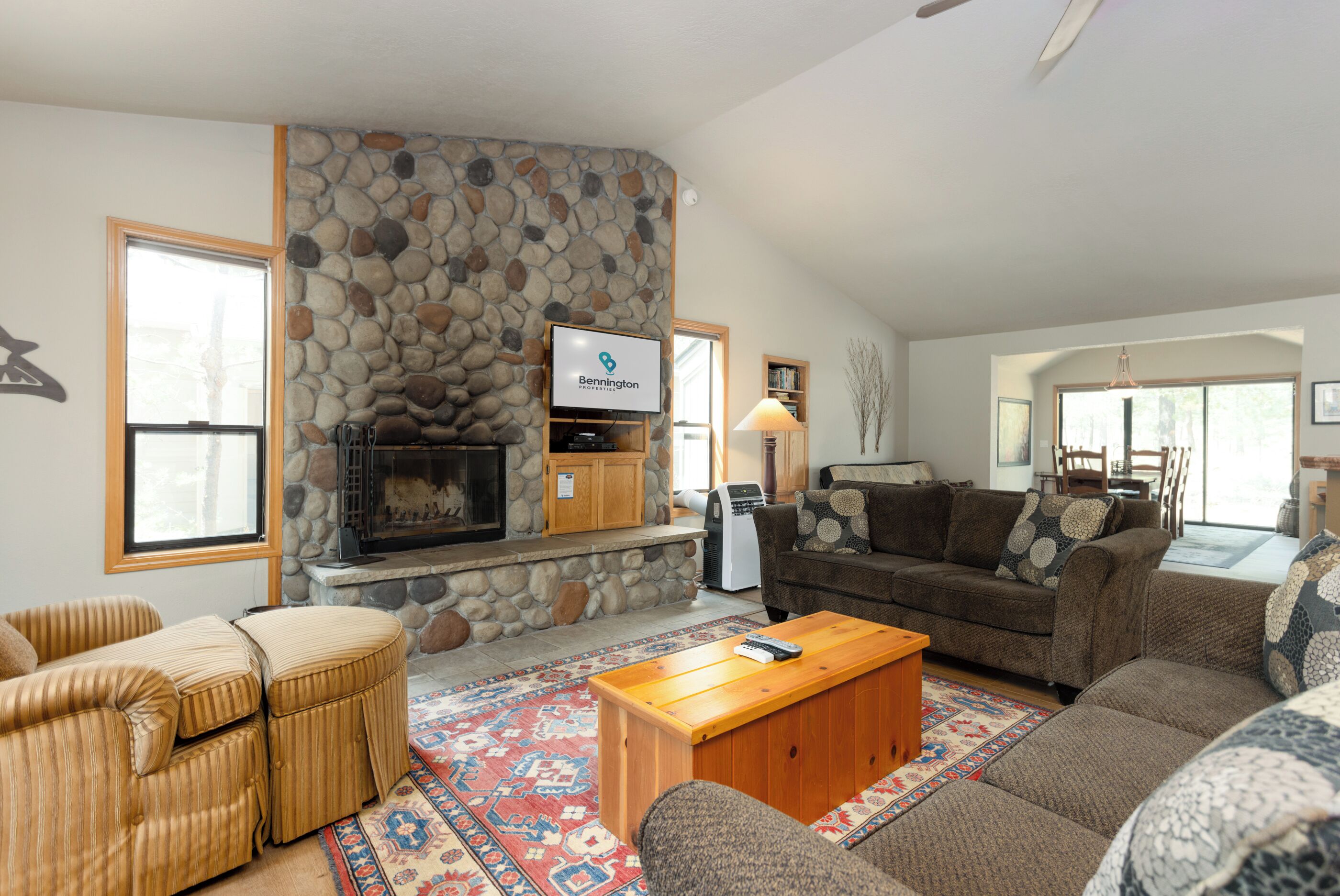 Ebut21 - Single Level Lodge-style Home, Ping Pong, Hot Tub - Sunriver, OR
