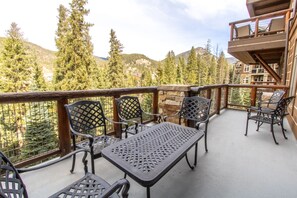 Ultra-Lux 4-Bedroom Condo, Ski-In/Ski-Out, 2 Balconies, Double ...
