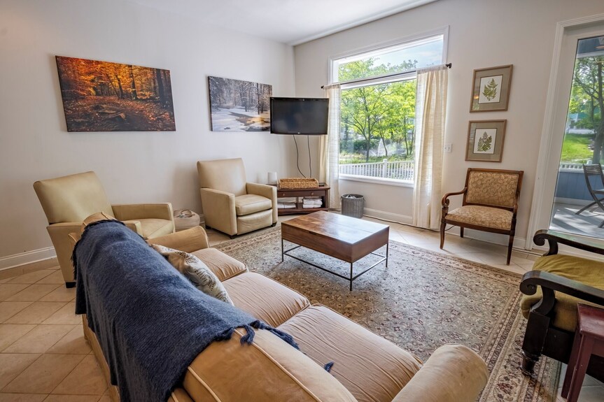 Central Beachwalk Resort με 4 σουίτες και μεγάλους χώρους συγκέντρωσης με τα πόδια στη λίμνη - Michigan City, IN