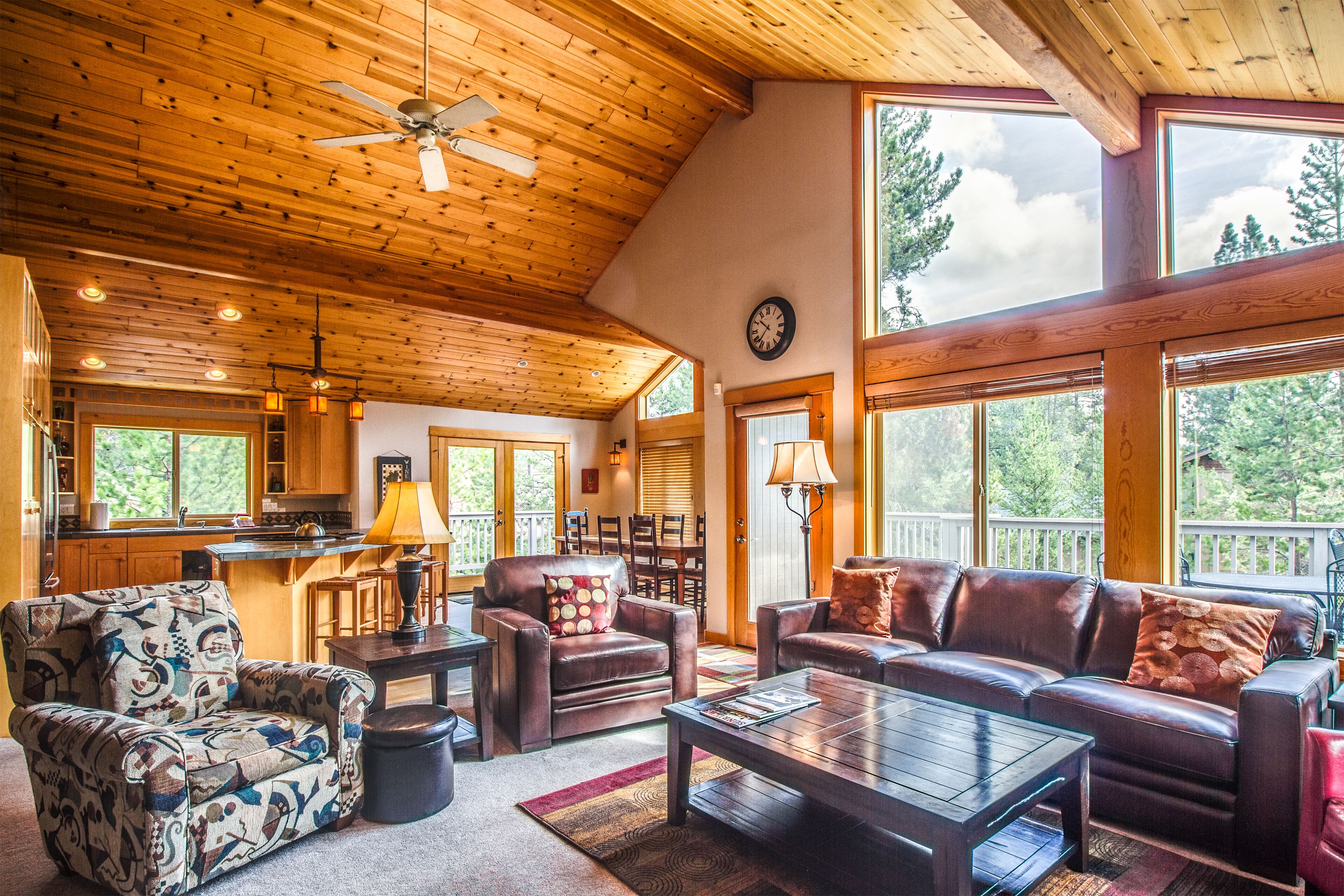 Tano33 - Near Fort Rock Park | Hot Tub, 5 Bikes, Ping Pong, Sleeps 10 - Sunriver, OR