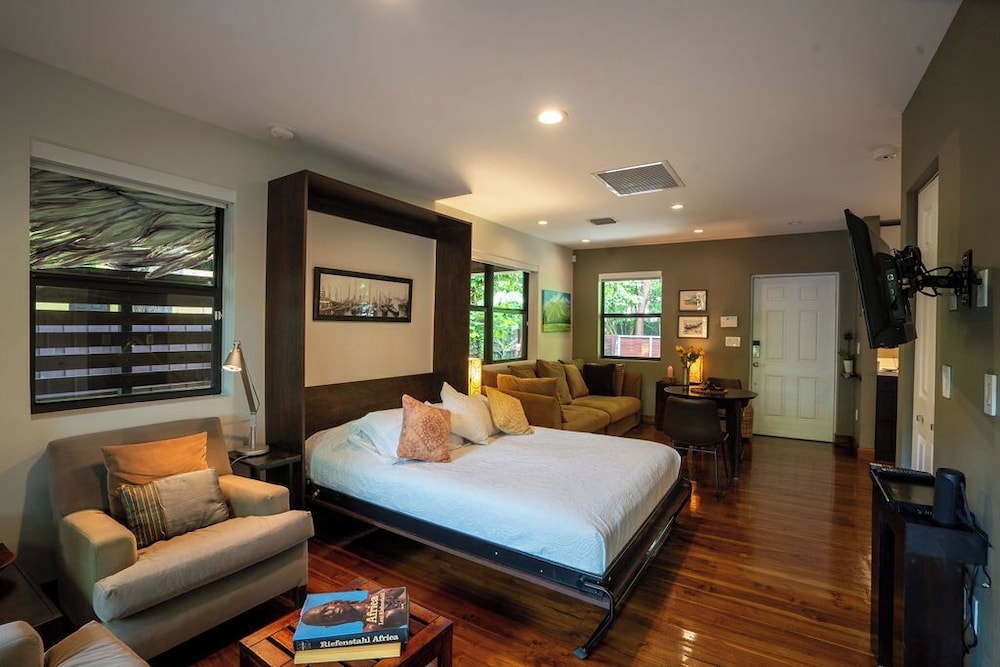 Unique Miami Getaway In Miami’s Top Rated Coconut Grove Tropical Paradise! - Miami