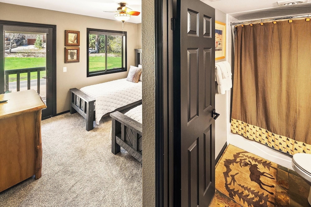 At The Base By Destination Big Bear : Higher End Townhome! Views Of Bear Mtn! Wifi! Laundry! Walk To Bear Mtn! - 빅베어레이크