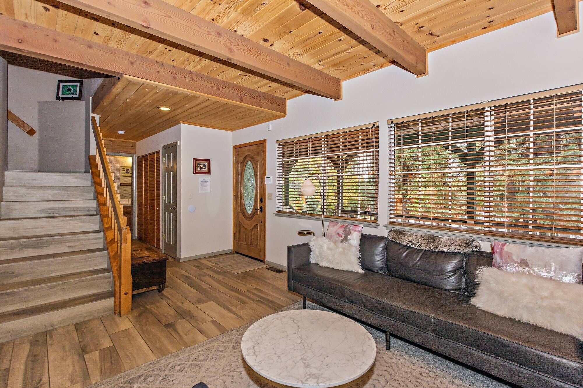 Timberline Lodge: De Espaldas Al Bosque Nacional! Cerca De Bear Mtn! ¡Mesa De Billar! Hot Tub! - California