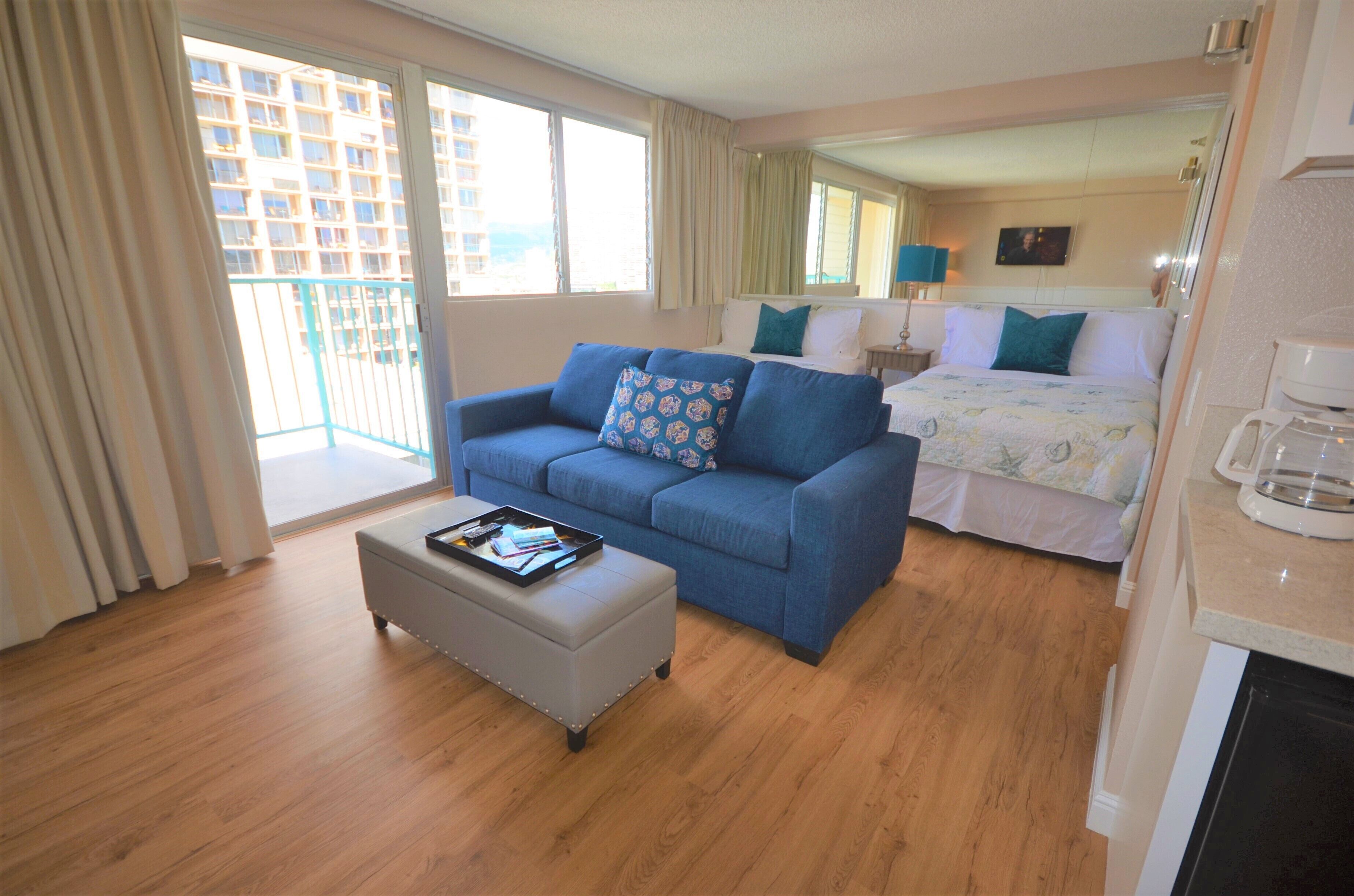 Aloha Surf 1205 Two Beds, Pool, Walk To Waikiki Beach! - Honolulu, HI