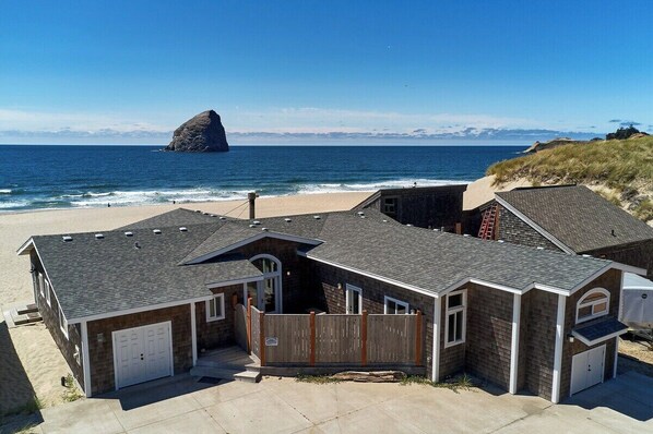 Bailey's Place-lux modern beachfront. Single level. Reviews, Deals ...