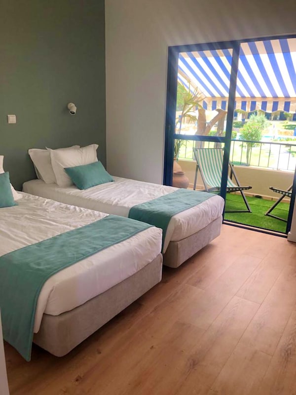Homerez - Haus 2 Km Vom Strand Entfernt Für 3 Pers. Mit Zugang Zum Pool In Alvor - Alvor
