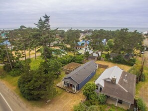 The Lazy Dragon - Classic Cabin, Close to Beach, Fire Pit Reviews ...