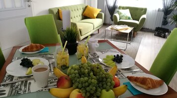 Apartamento superior | Área de estar | TV LCD