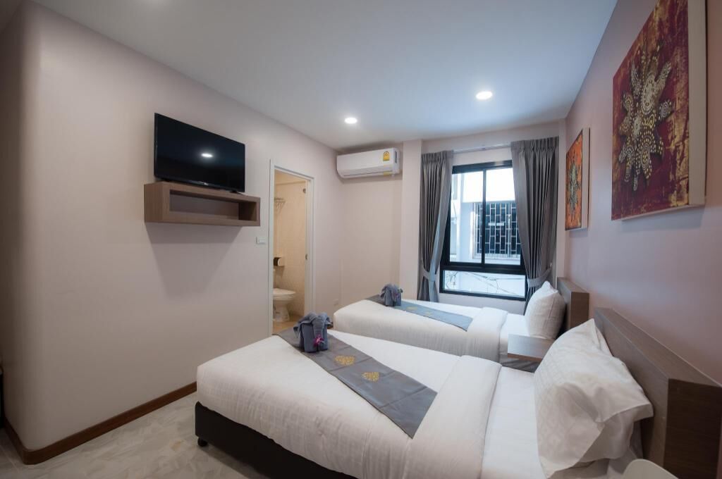 Frigobar, cofres nos quartos, escrivaninha, Wi-Fi de cortesia