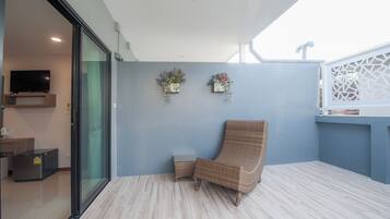 Quarto Individual Premium, 1 cama queen-size | 1 quarto, minibar, cofre no quarto, secretária