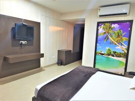 Quarto Deluxe | 1 quarto, roupa de alta qualidade, minibar, com decoração personalizada 