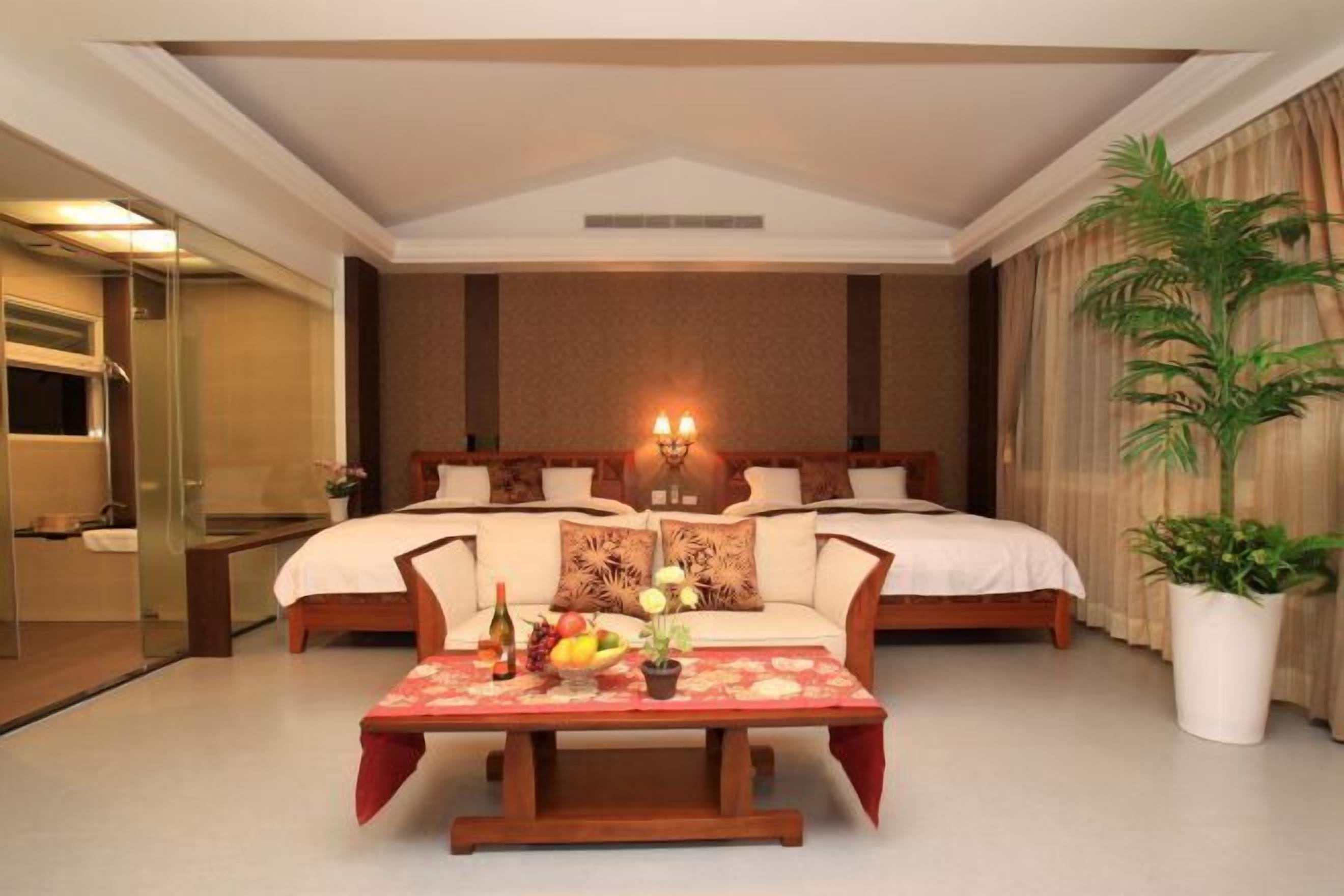 Roupa de alta qualidade, com decoração personalizada 