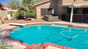 5 bedroom 3 BA with Pool & Jacuzzi with nearby Golf, restaurants ...