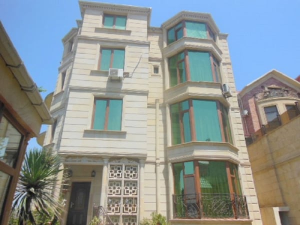 Great Triplex Villa - Baku