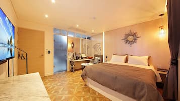 Quarto casal standard | 1 quarto, escrivaninha, cortinas blackout, quartos à prova de som