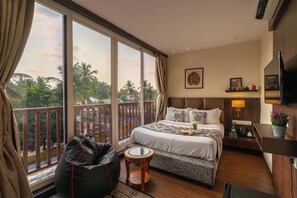 Quarto Deluxe | Cofre no quarto, secretária