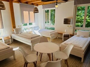 Quarto Quádruplo | Quartos insonorizados, berços/camas para crianças, Wi-fi grátis