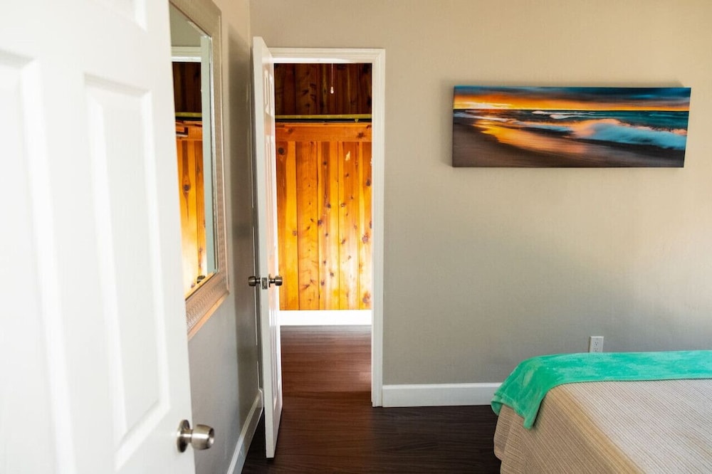 Lovely Hillcrest Sutra, Private Yard, Walk To Balboa Park/zoo. Pet Friendly! - Chula Vista, CA