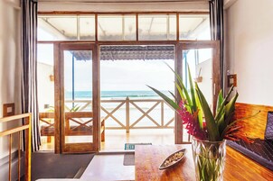 Apartamento, 2 quartos, vista para o oceano | Sala de estar