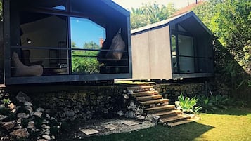 Bungalow Comfort, 1 cama queen-size, vista para o jardim, junto ao jardim | Vista do quarto